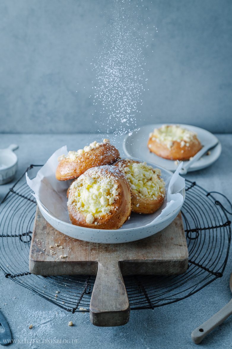 Das einfache Rezept für Puddingteilchen mit Streuseln | KLITZEKLEIN